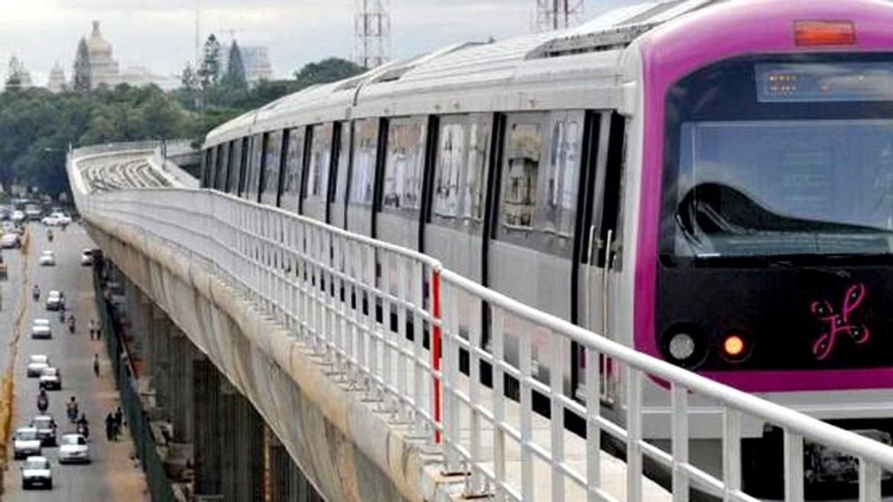 Bangalore Metro: Man dies by jumping on Namma metro tracks, Train ...